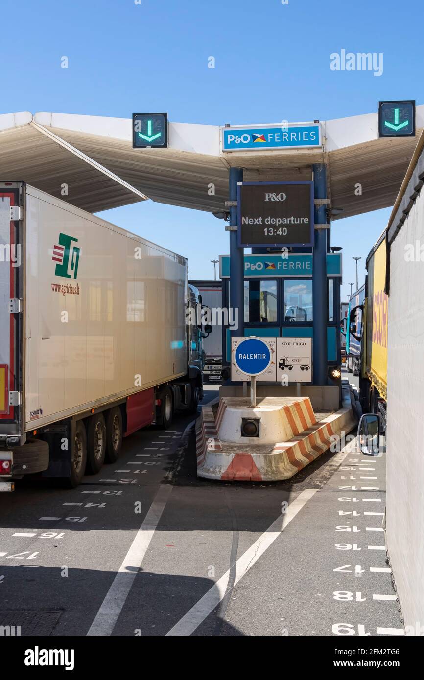 Terminal de ferry dfds hi-res stock photography and images - Alamy