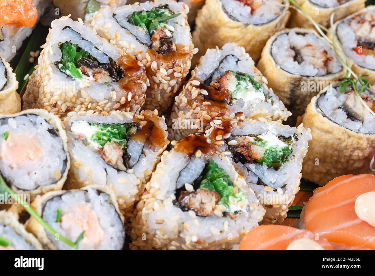 Sushi triangular hi-res stock photography and images - Alamy