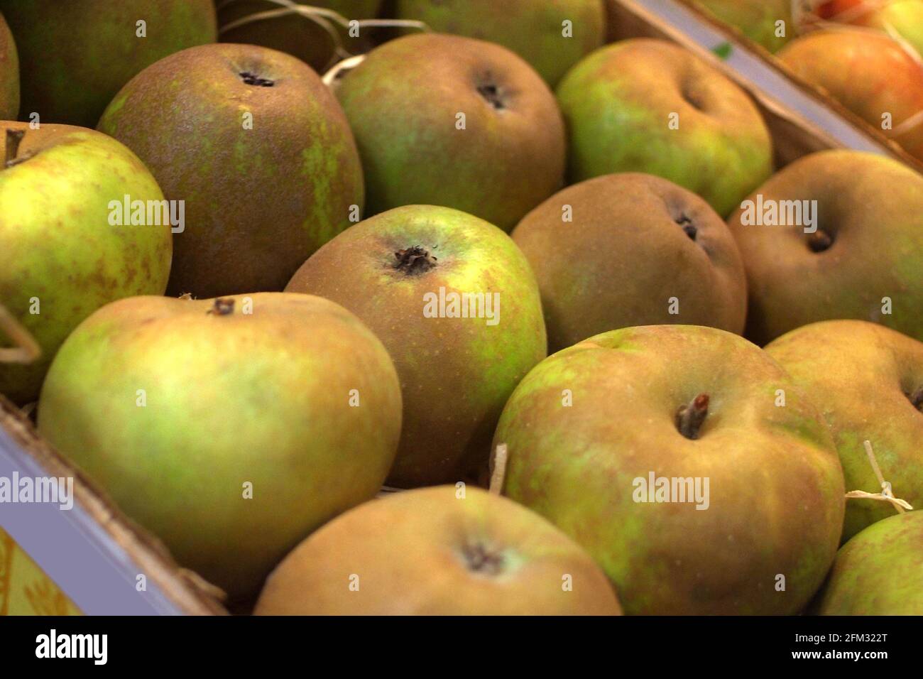 Boxes of organic apples Stock Photo - Alamy