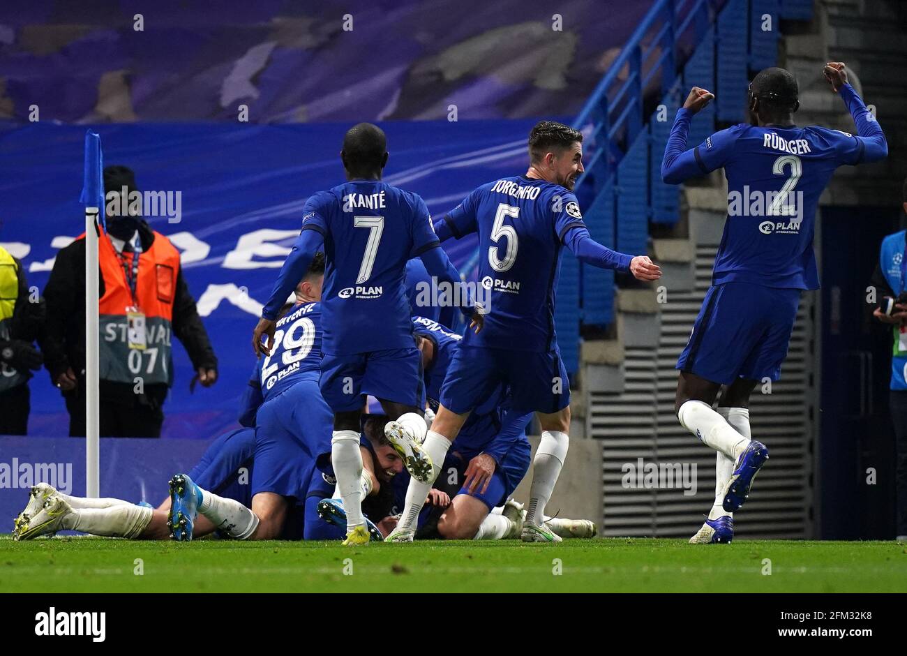 Mason mount celebration hi-res stock photography and images - Alamy