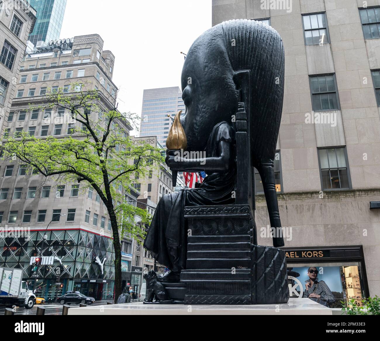 New York, NY - May 5, 2021: 25-foot bronze sculpture Oracle by Sanford ...