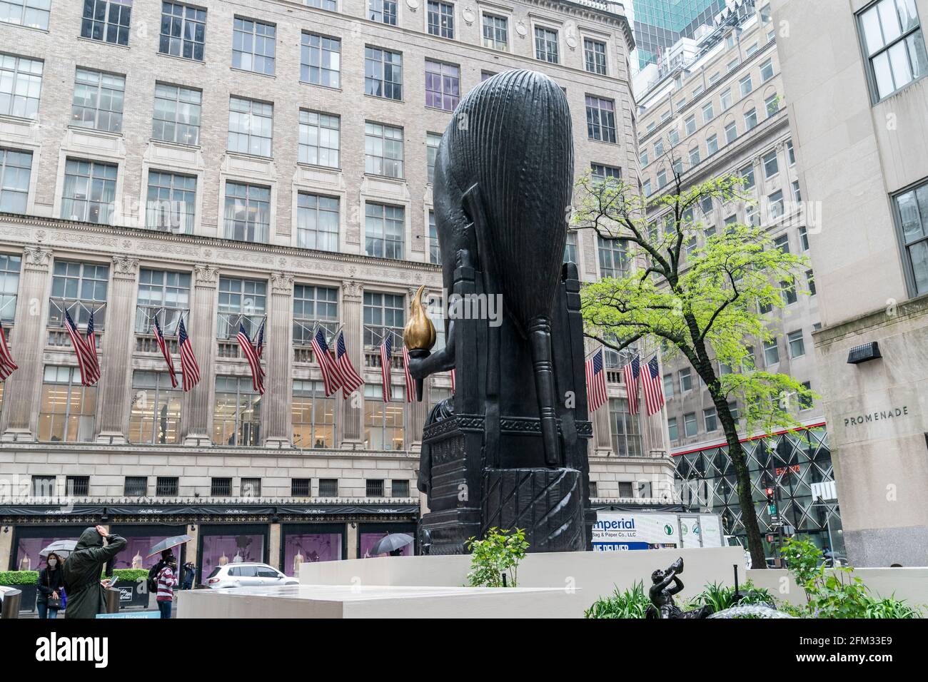 New York, NY - May 5, 2021: 25-foot bronze sculpture Oracle by Sanford ...