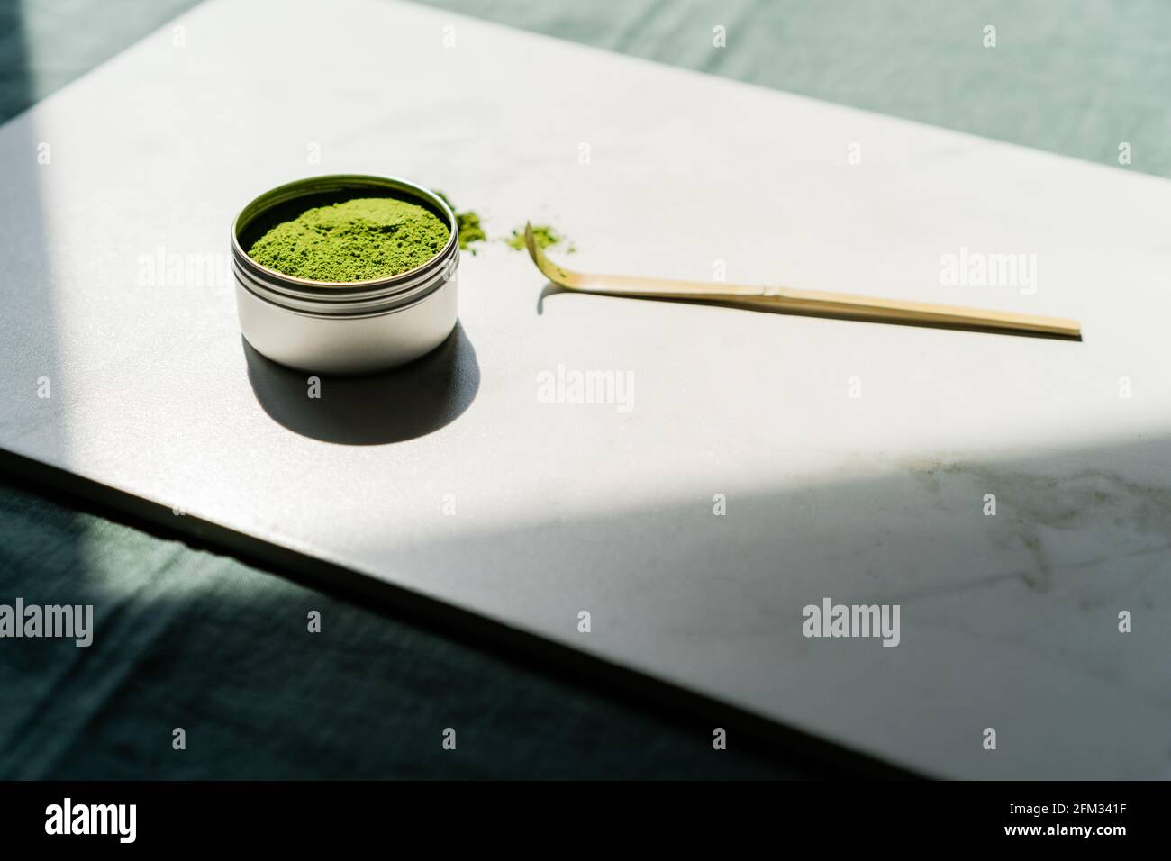Tin of matcha powder hi-res stock photography and images - Alamy