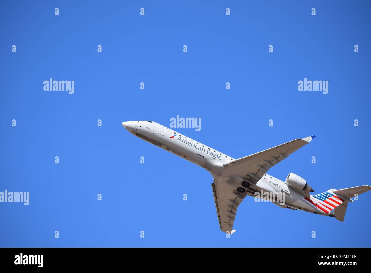 American eagle plane hi-res stock photography and images - Alamy