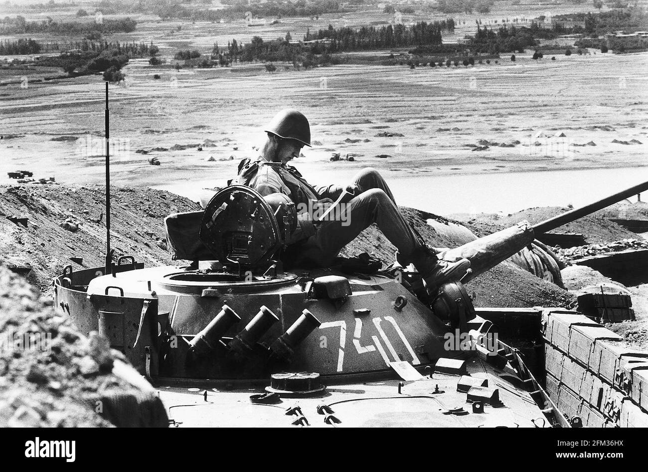 Sitting russian soldier hi-res stock photography and images - Alamy