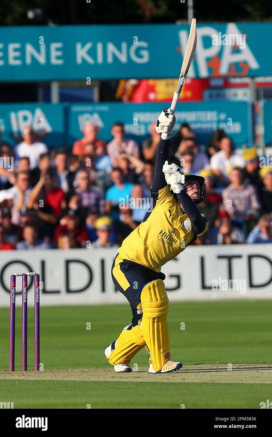 Cricket tom alsop hi-res stock photography and images - Alamy