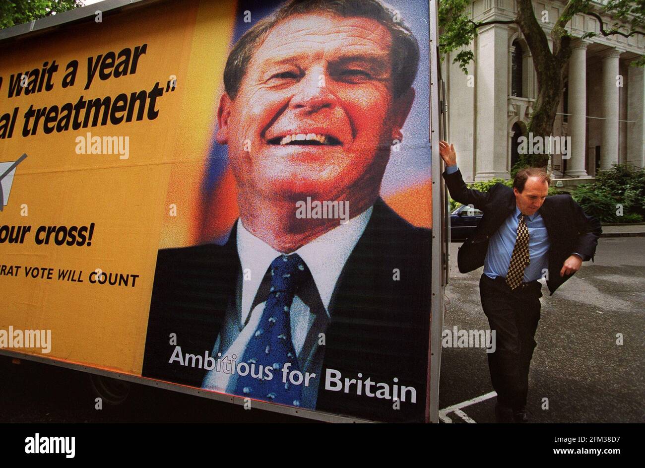 Lib dem mp hi-res stock photography and images - Alamy