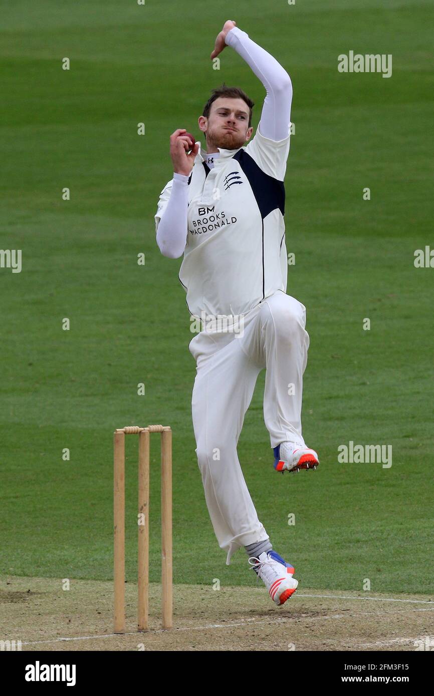 James Harris in bowling action for Middlesex during Essex CCC vs ...