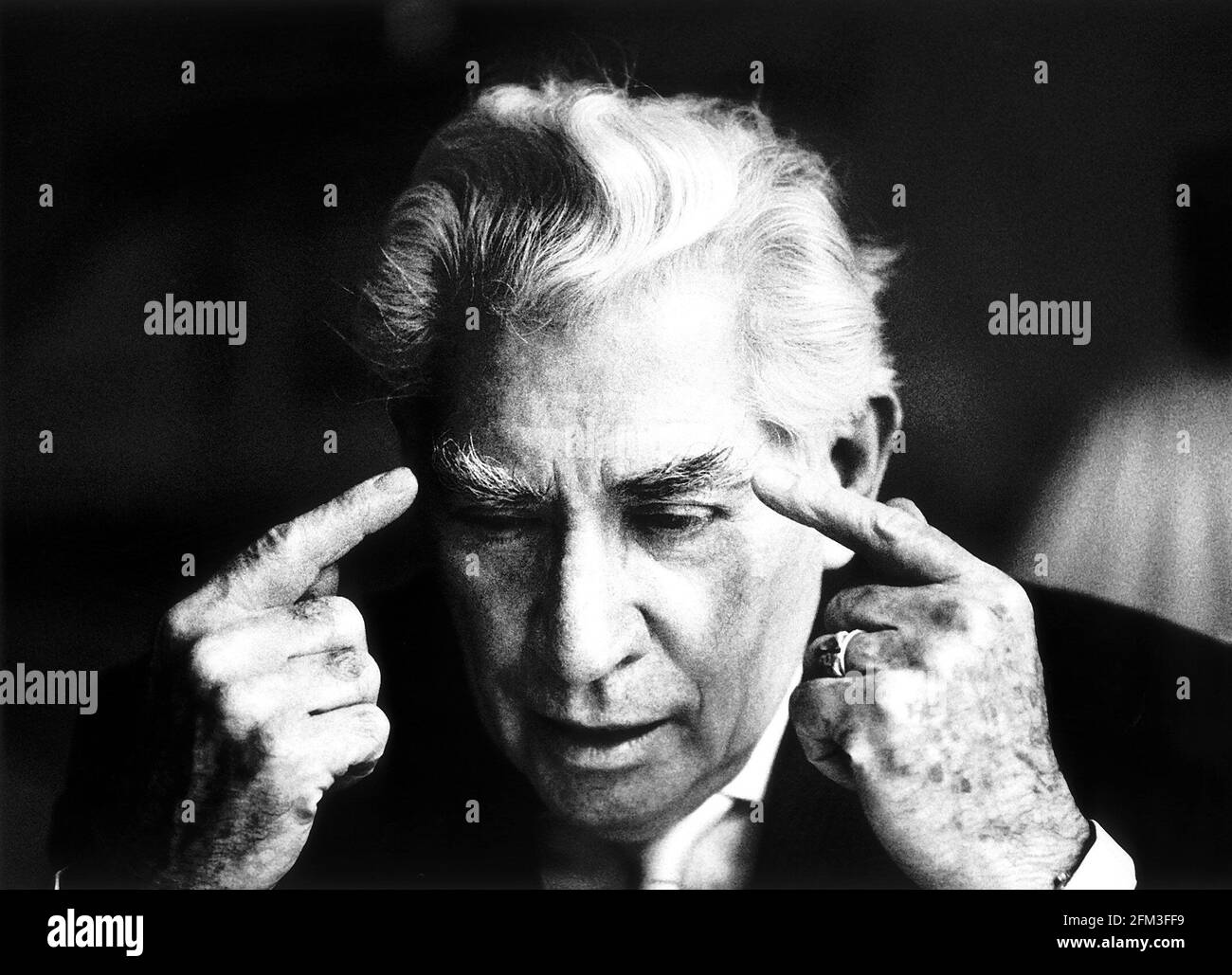 Frank finlay hi-res stock photography and images - Alamy