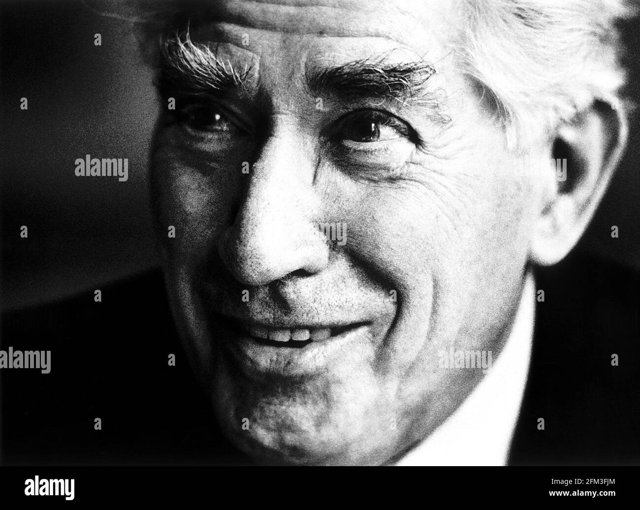 Frank finlay hi-res stock photography and images - Alamy