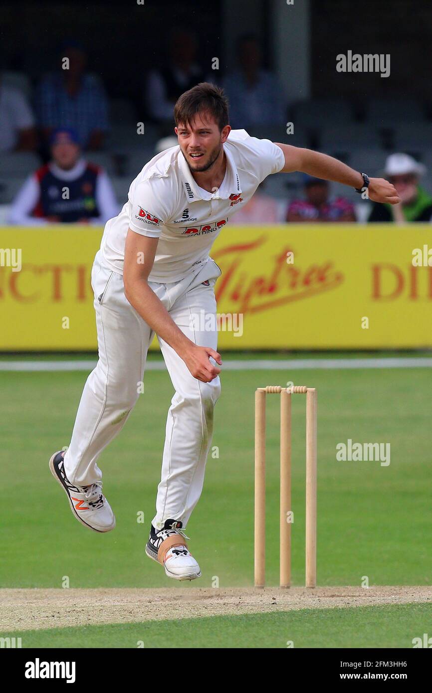 Tom Moore in bowling action for Essex during Essex CCC vs Sri Lanka ...