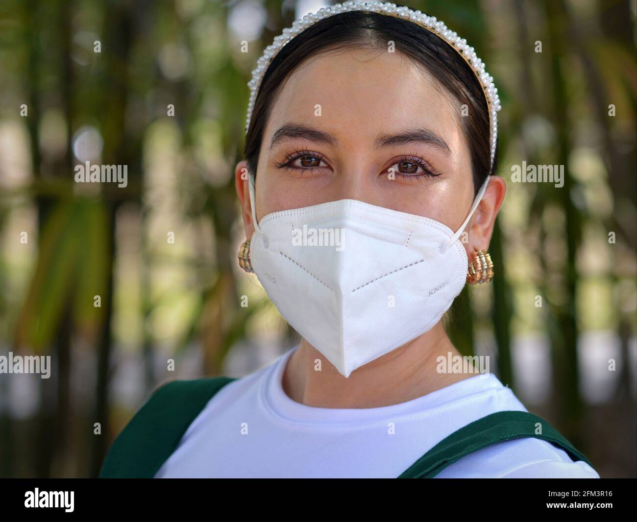 Brunette latina hi-res stock photography and images - Alamy