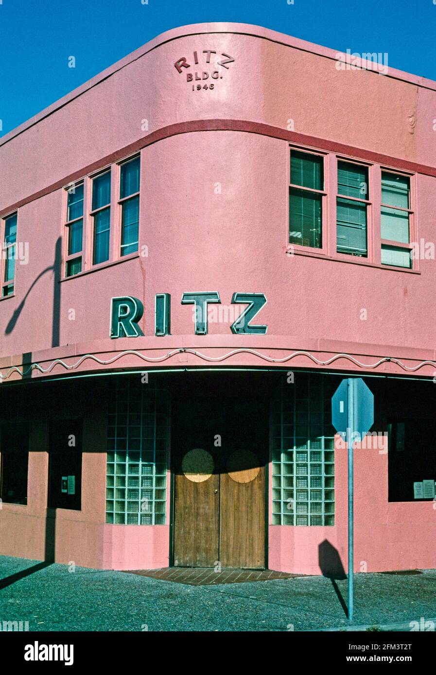 Ritz Building (1940) - Eureka - California ca. 2003 Stock Photo - Alamy