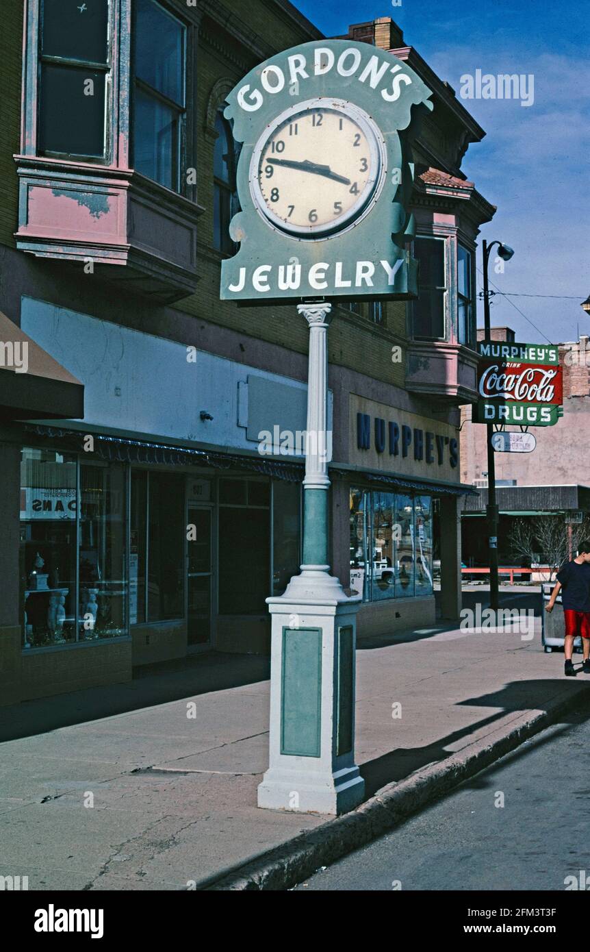 Early 2000s american towns hi-res stock photography and images - Alamy