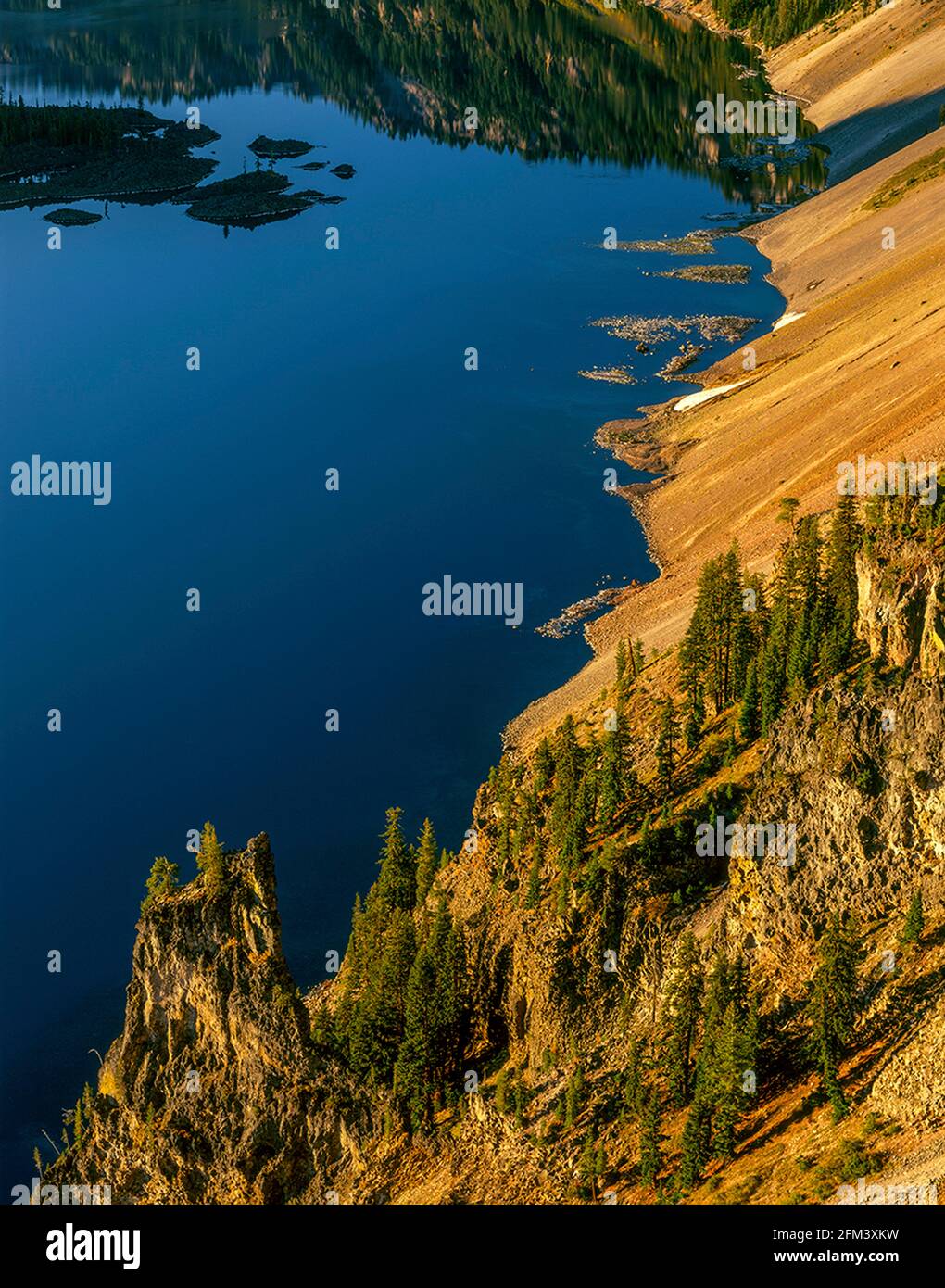 Shoreline activity hi-res stock photography and images - Alamy