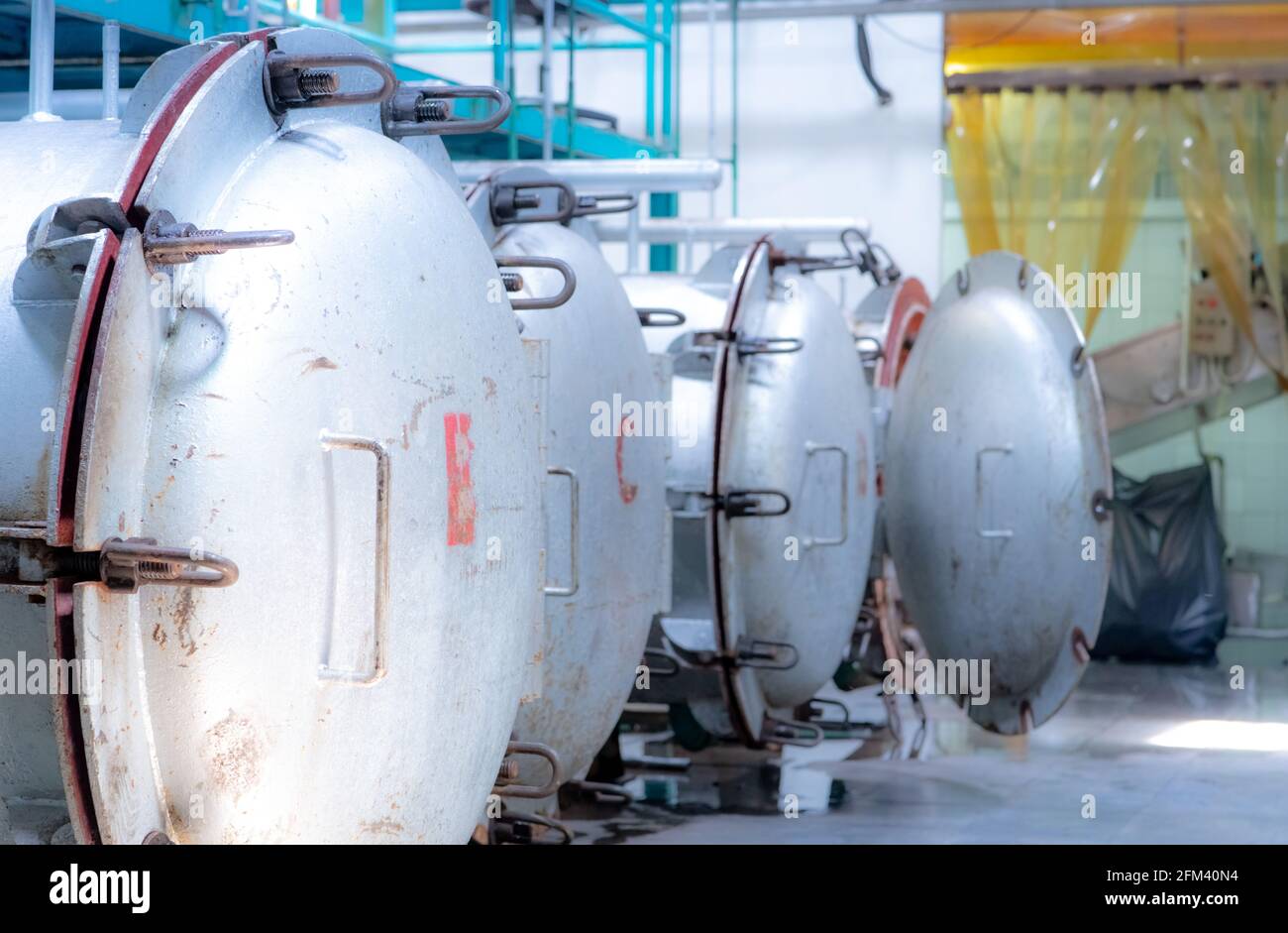 High pressure processing or high hydrostatic pressure machine for food ...