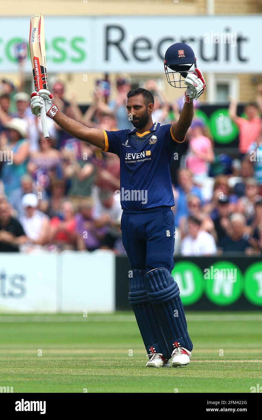 100 ball cricket hi-res stock photography and images - Alamy