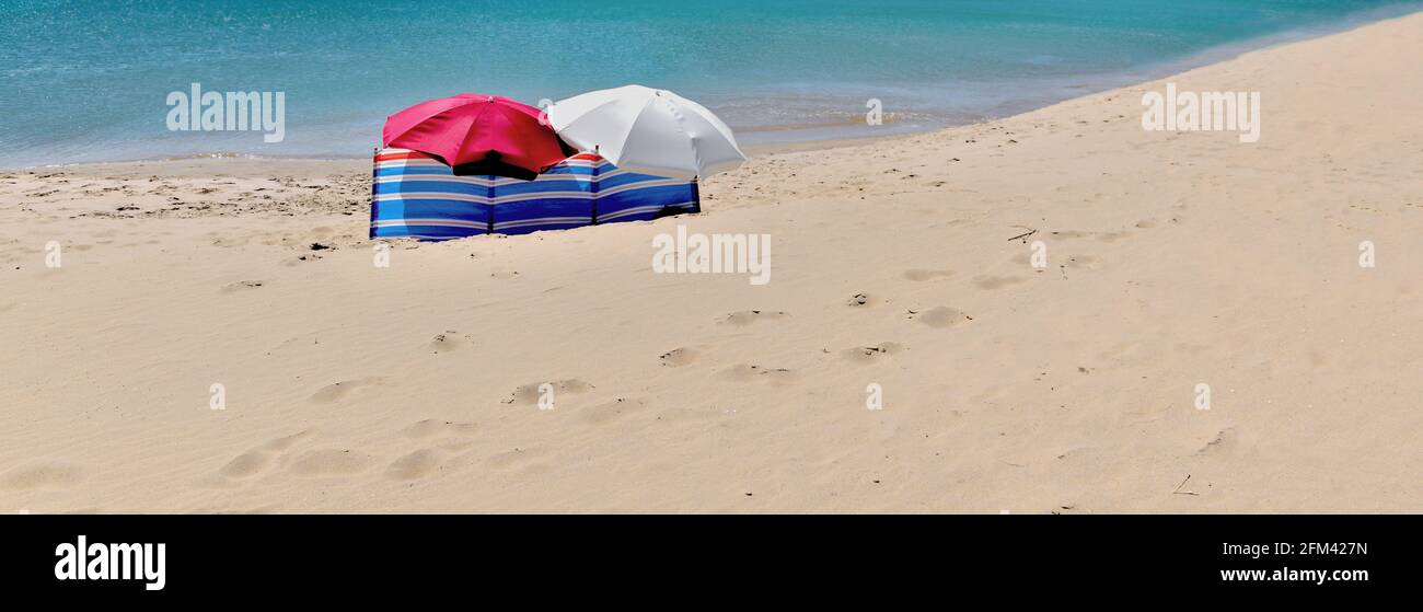 Alone on a beach hi-res stock photography and images - Alamy
