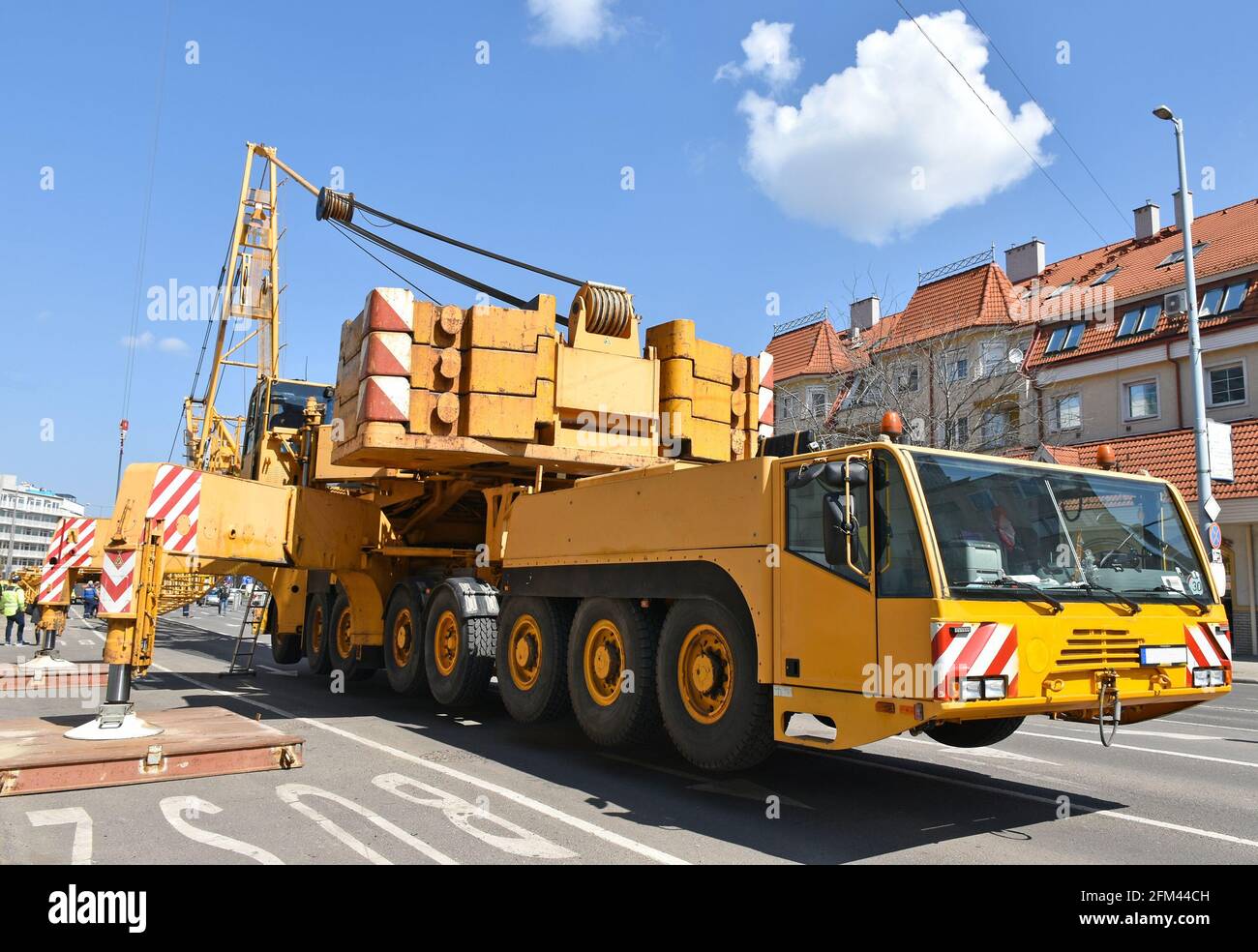 Mobile crane at the construction site Stock Photo - Alamy
