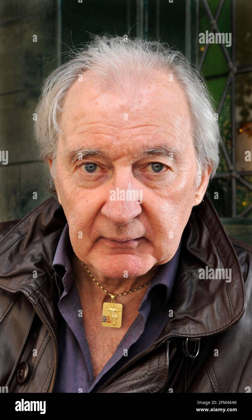 Ex STOKE AND CHELSEA FOOTBALLER ALAN HUDSON WITH HIS 1971 EUROPEAN CUP ...