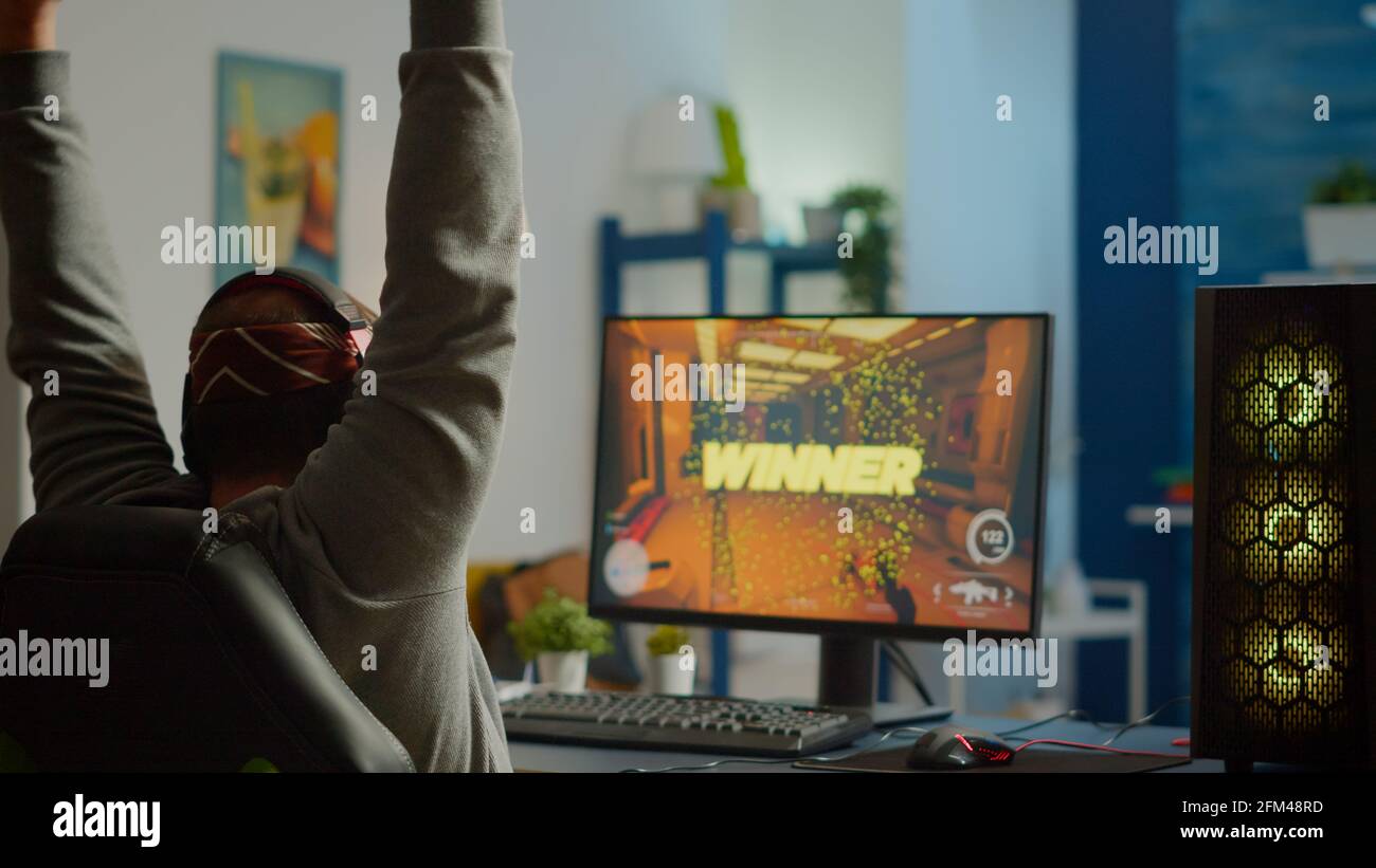 Shoot esports hi-res stock photography and images - Alamy