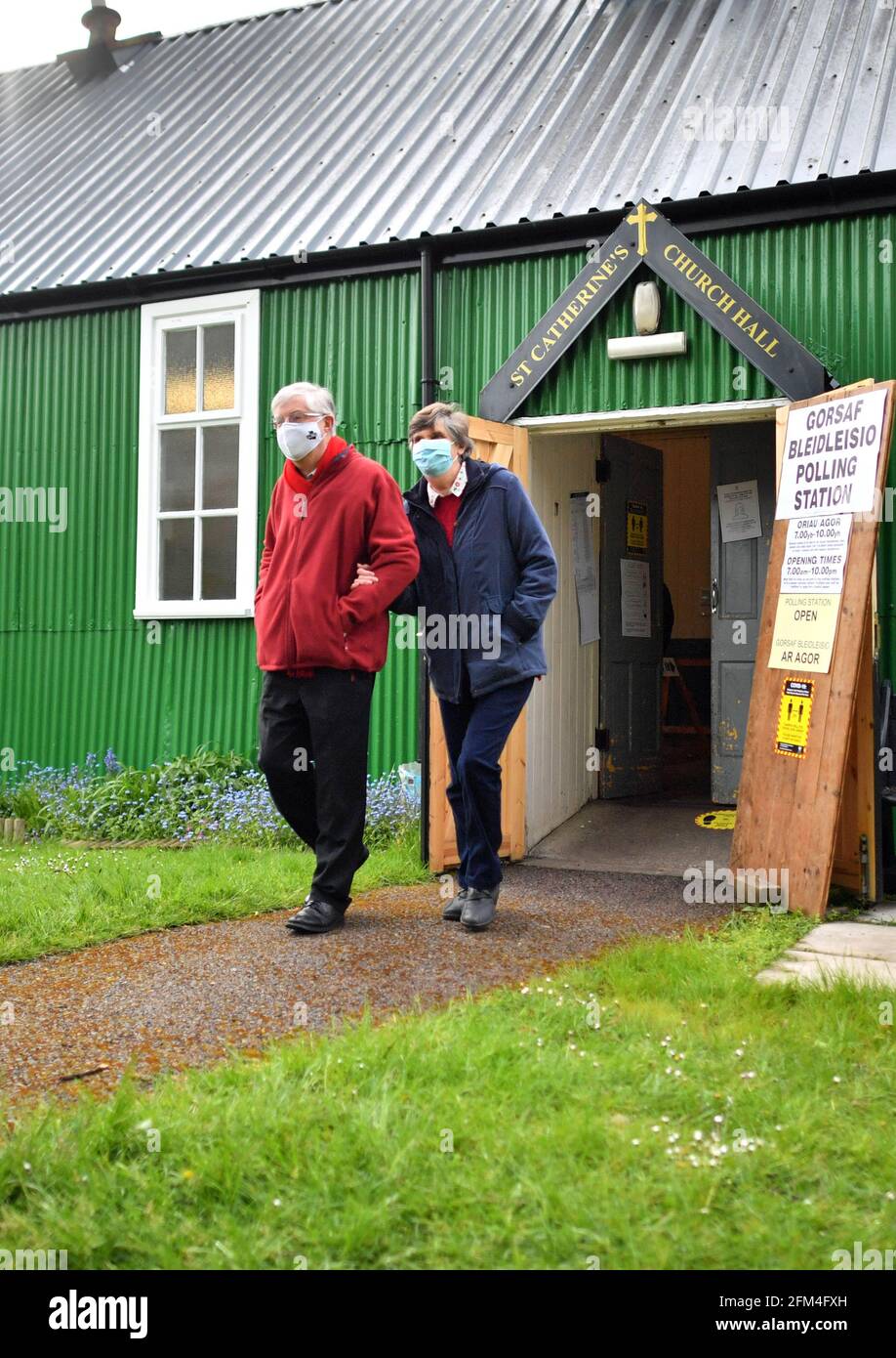 Welsh First Minister Mark Drakeford and his wife, Clare Drakeford ...