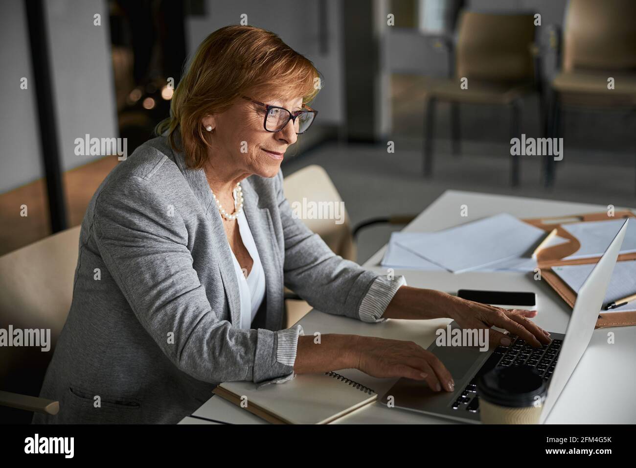 Female company director hi-res stock photography and images - Alamy