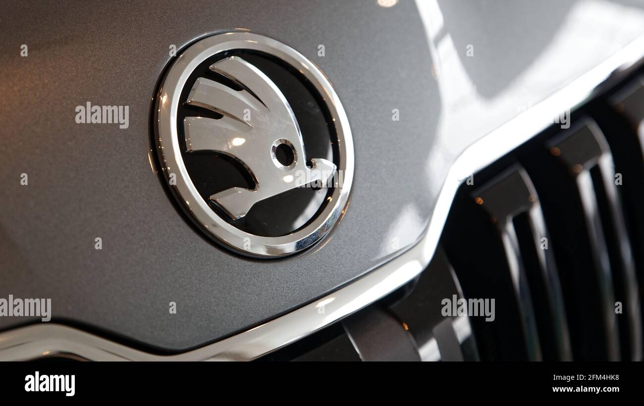 Skoda logo hi-res stock photography and images - Alamy