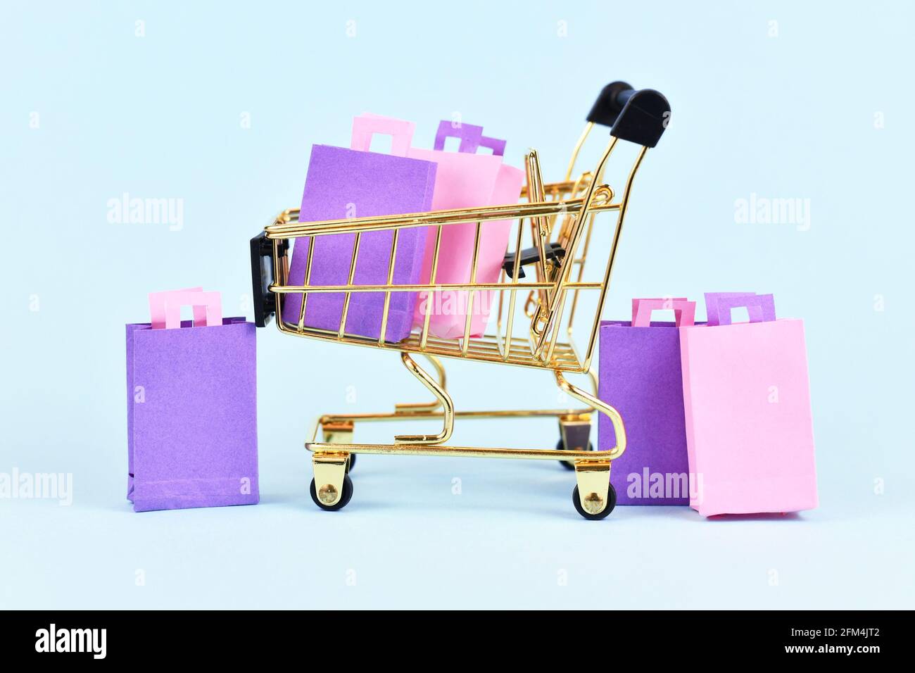 Purple cart hi-res stock photography and images - Alamy