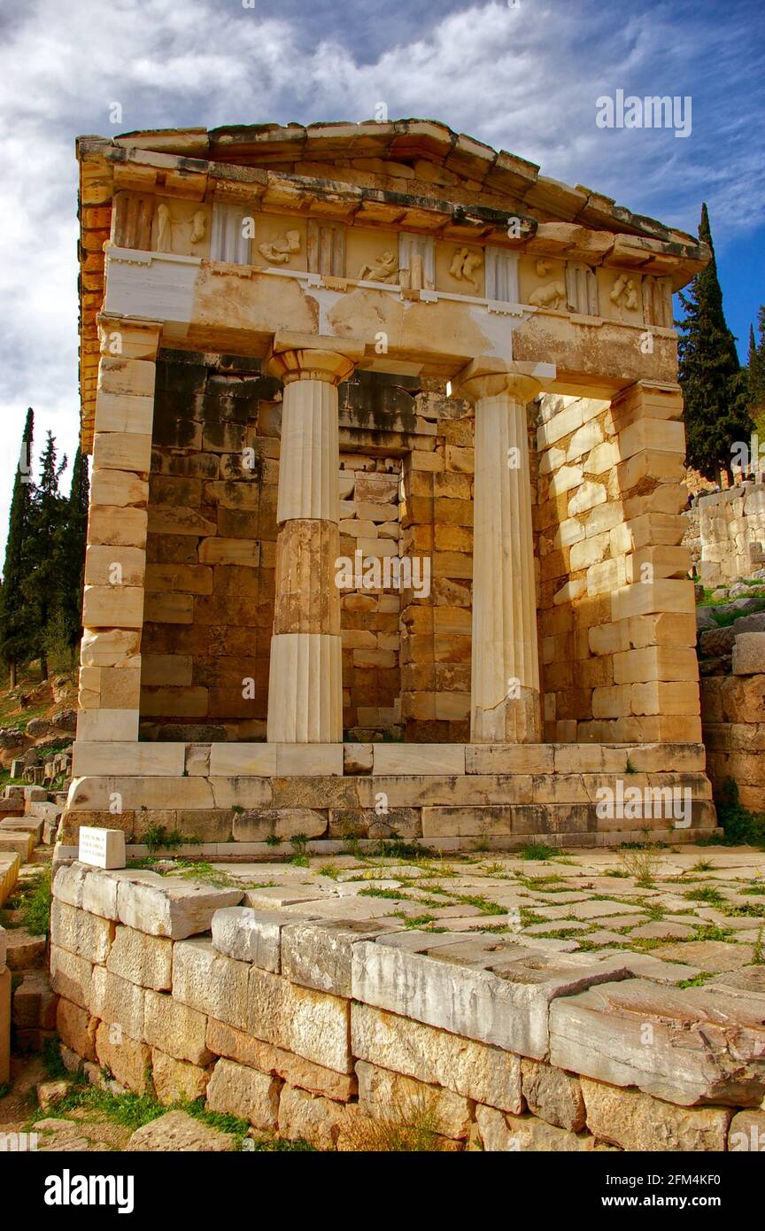 Treasury at delphi hi-res stock photography and images - Alamy