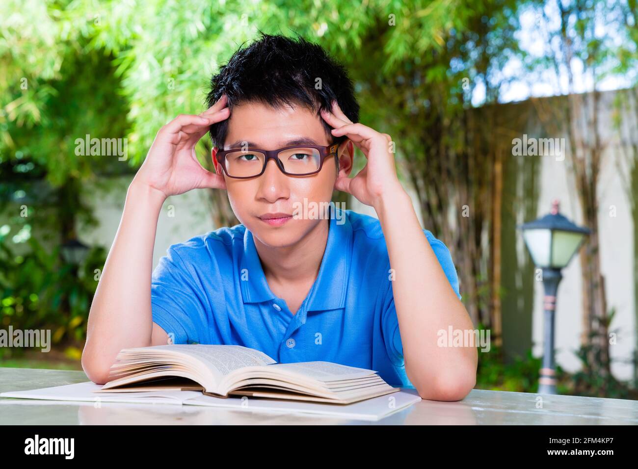 Chinese student exam stress hi-res stock photography and images - Alamy