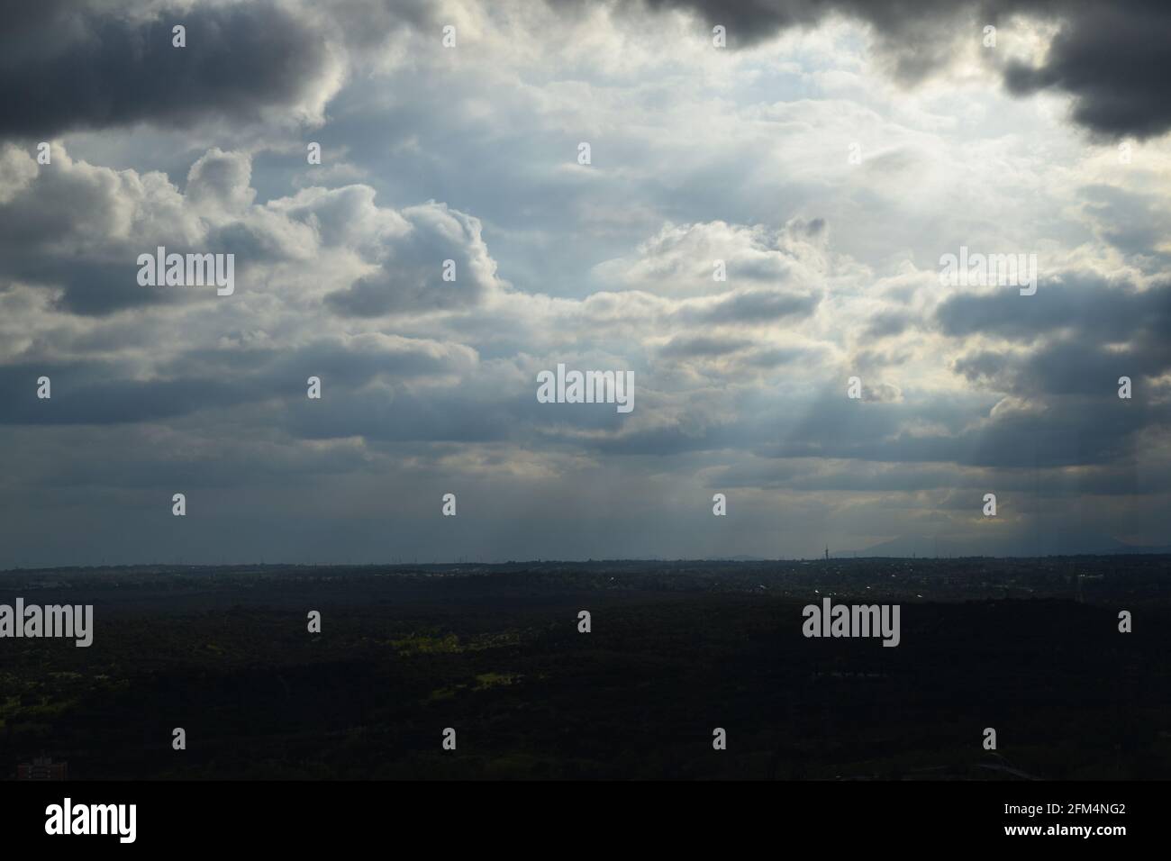 Madrid sky hi-res stock photography and images - Alamy