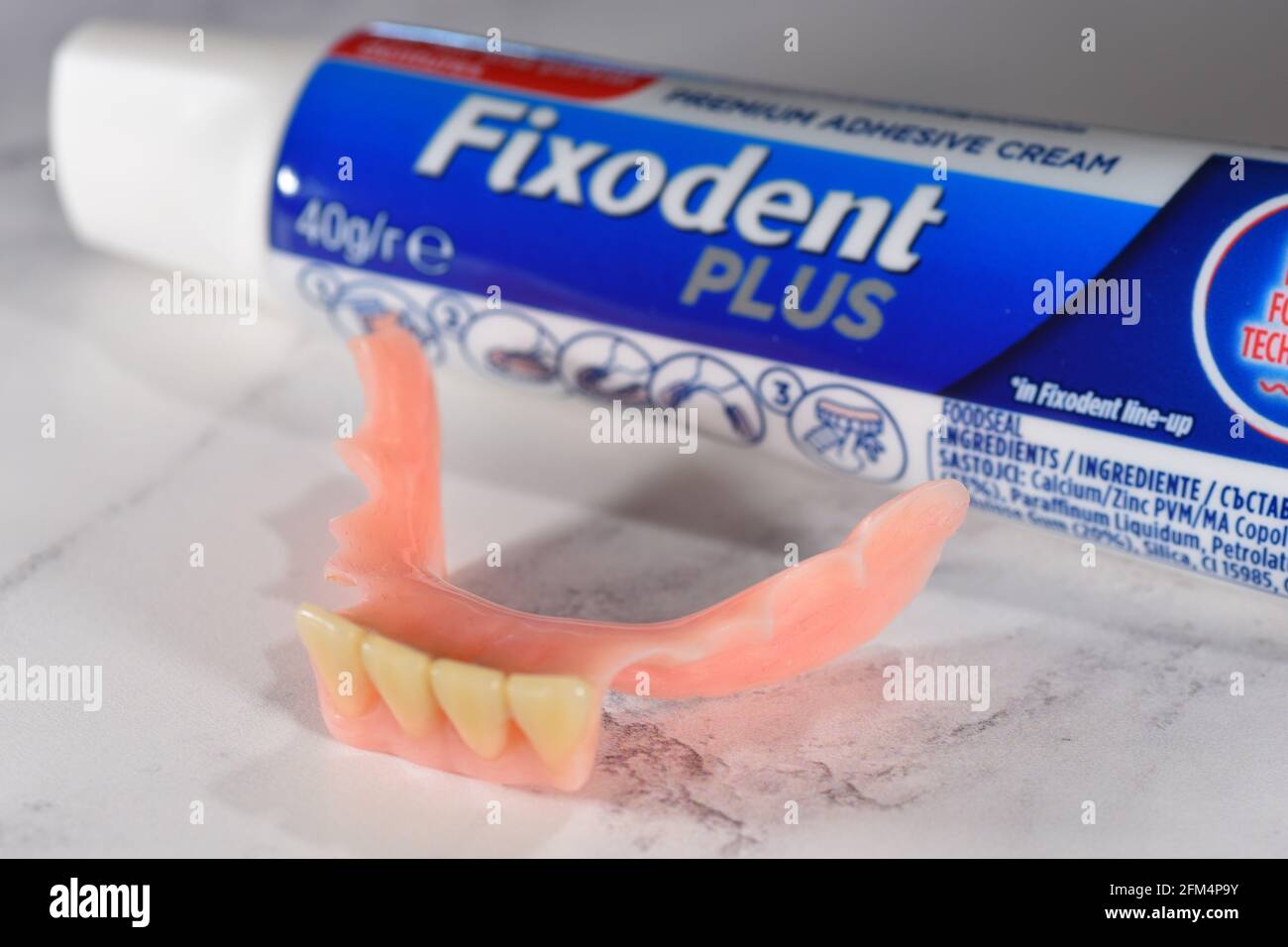 Old dentures false teeth hi-res stock photography and images - Alamy