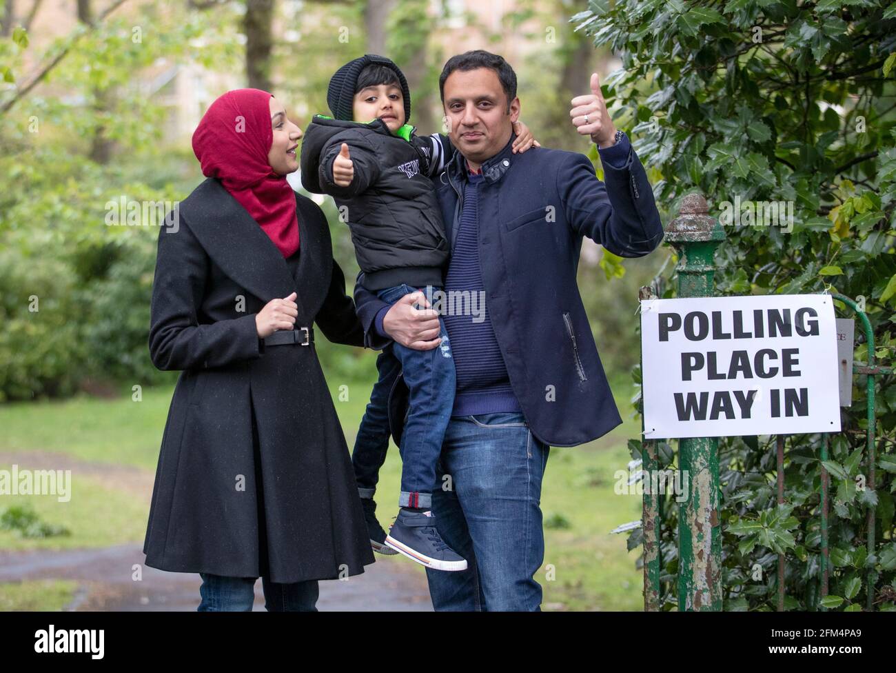 Anas sarwar with his wife hi-res stock photography and images - Alamy