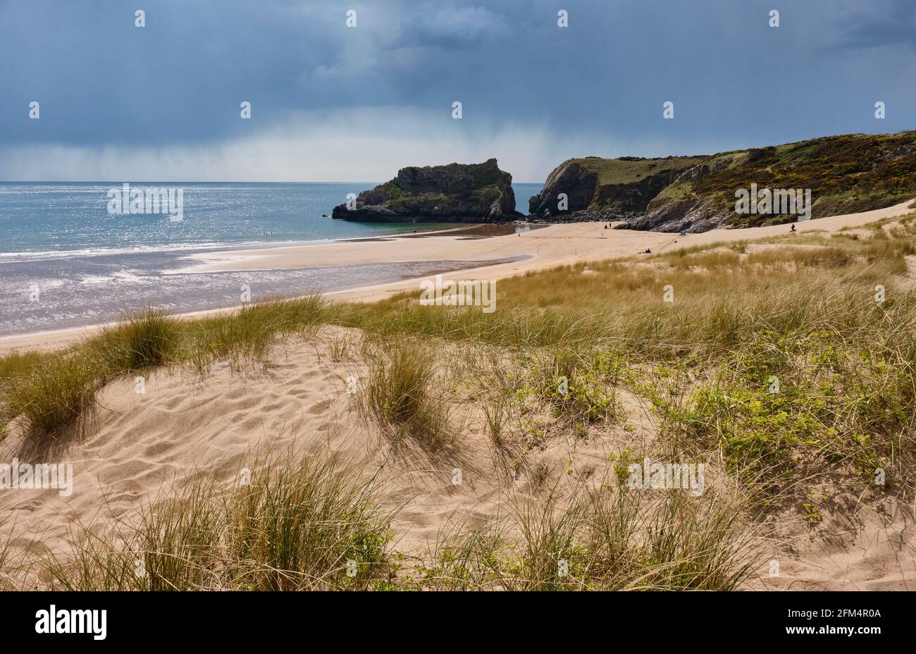 Broad haven beach wales hi-res stock photography and images - Alamy
