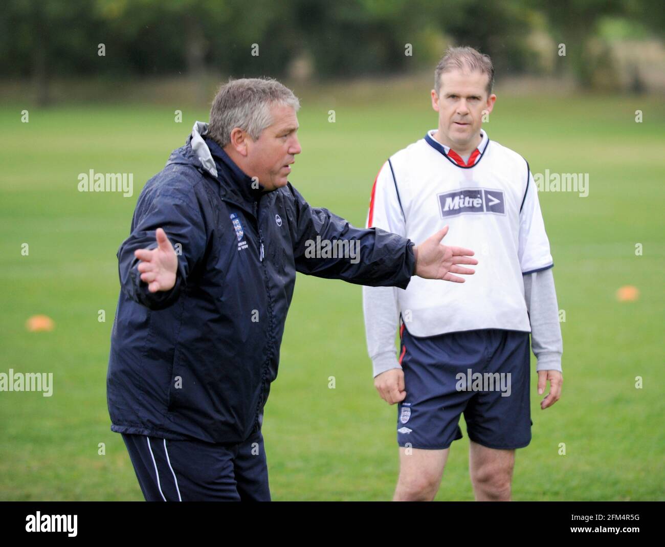 GLEN MOORE FOOTBALL COACHING 27/9/2008. COACH KEITH BOANAS TELLS GLEN ...