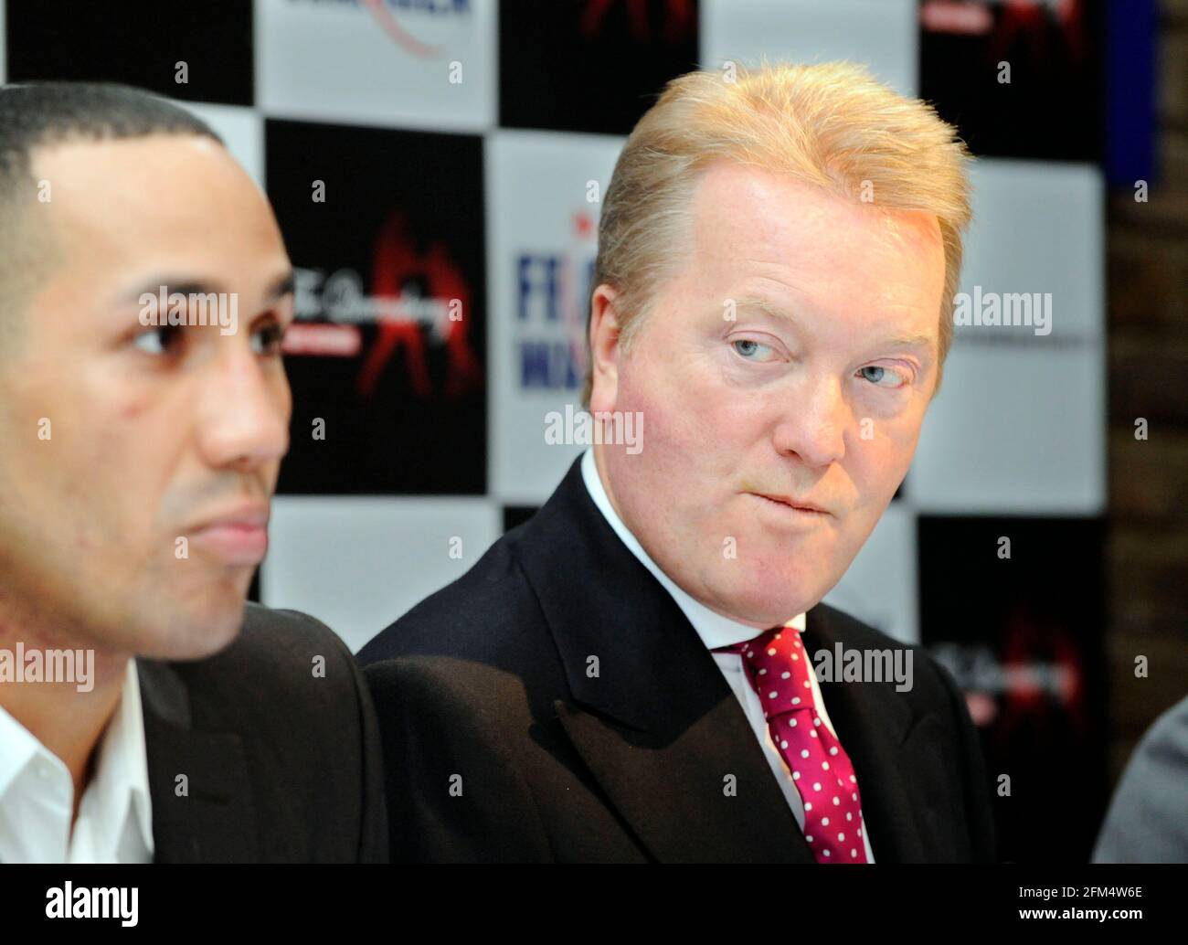 FRANK WARREN WITH OLYMPIC CHAMPION JAMES DEGALE. . 2/12/2008. PICTURE ...