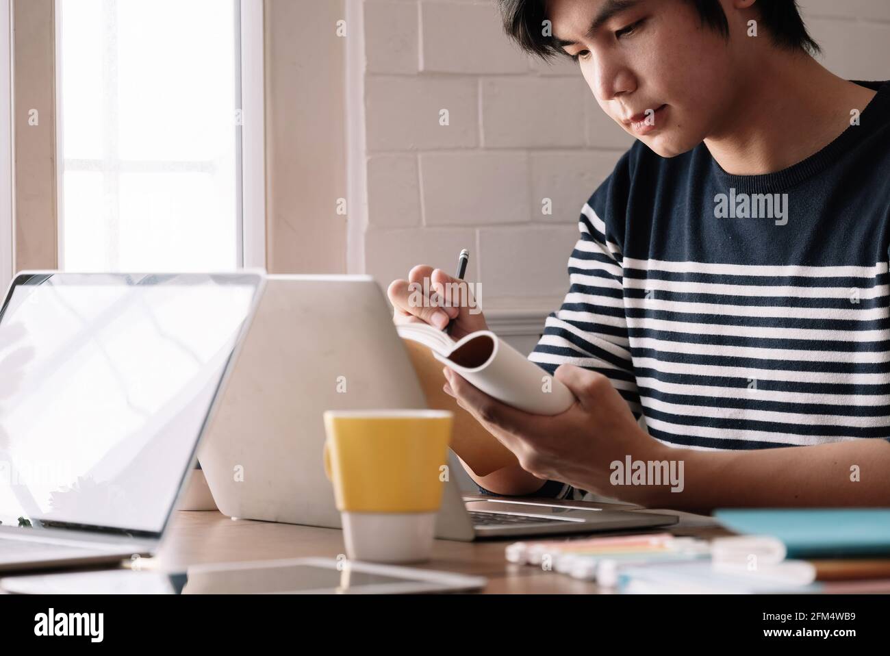 Computer lesson hi-res stock photography and images - Alamy