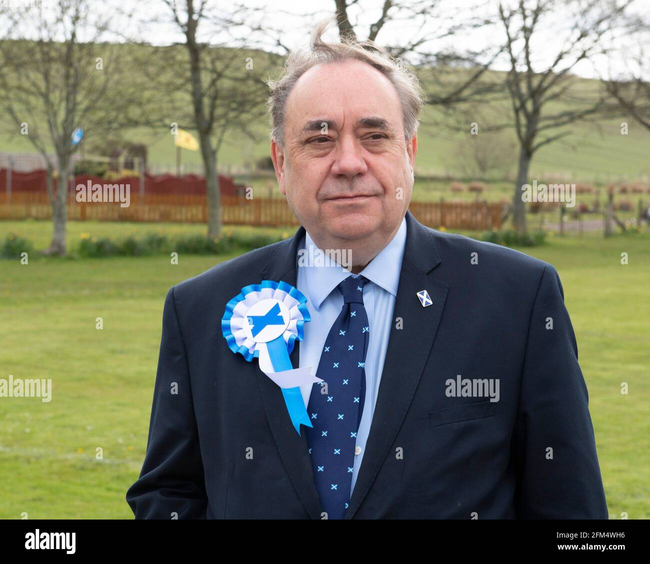 Alex salmond with lion rampart flag hi-res stock photography and images ...