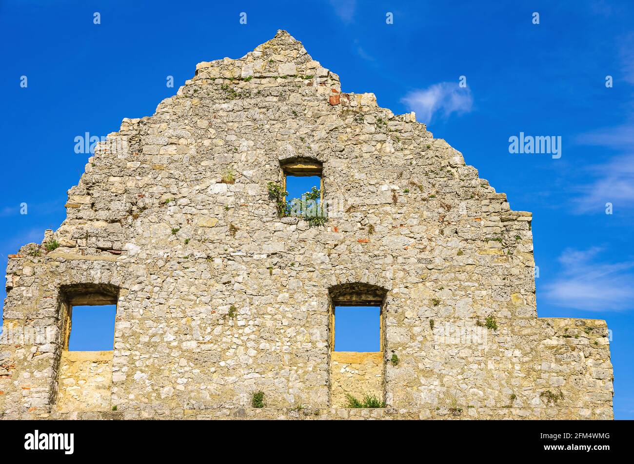 Abandoned dilapidated hi-res stock photography and images - Alamy