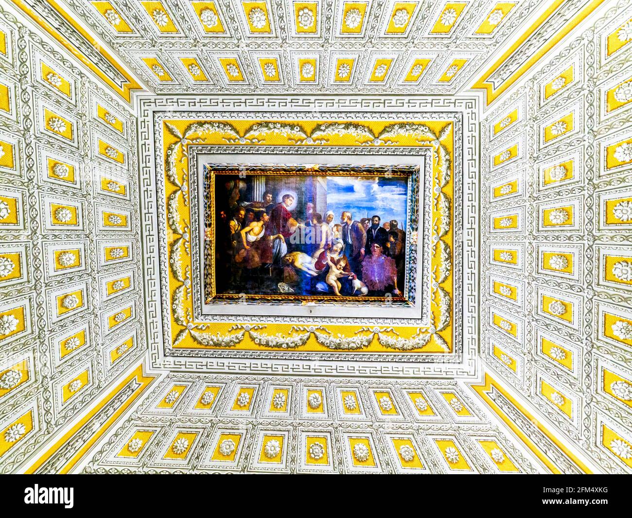 Cathedral dome ceiling hi-res stock photography and images - Alamy
