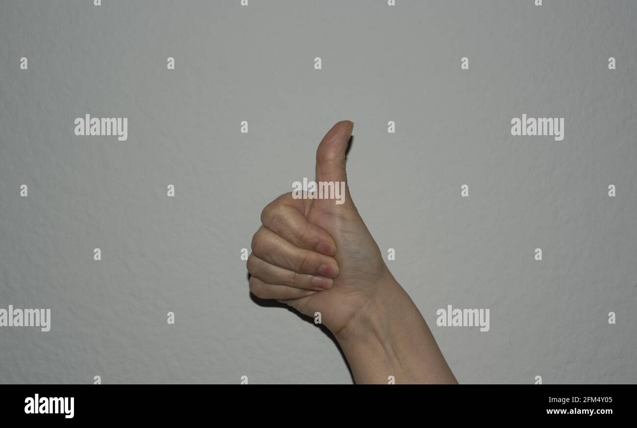 Positive hand signals hi-res stock photography and images - Alamy