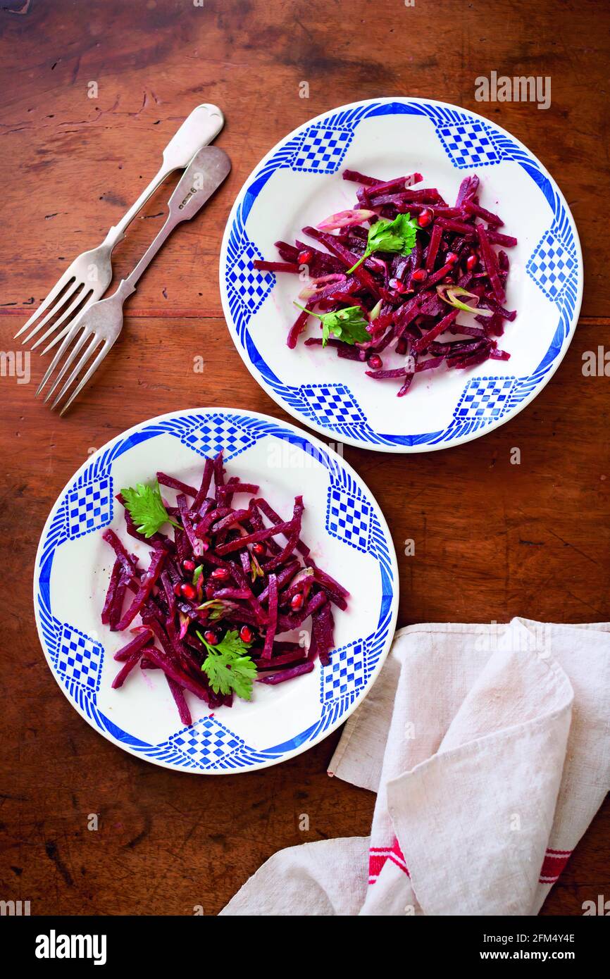 Healthy beet salad recipe hi-res stock photography and images - Alamy