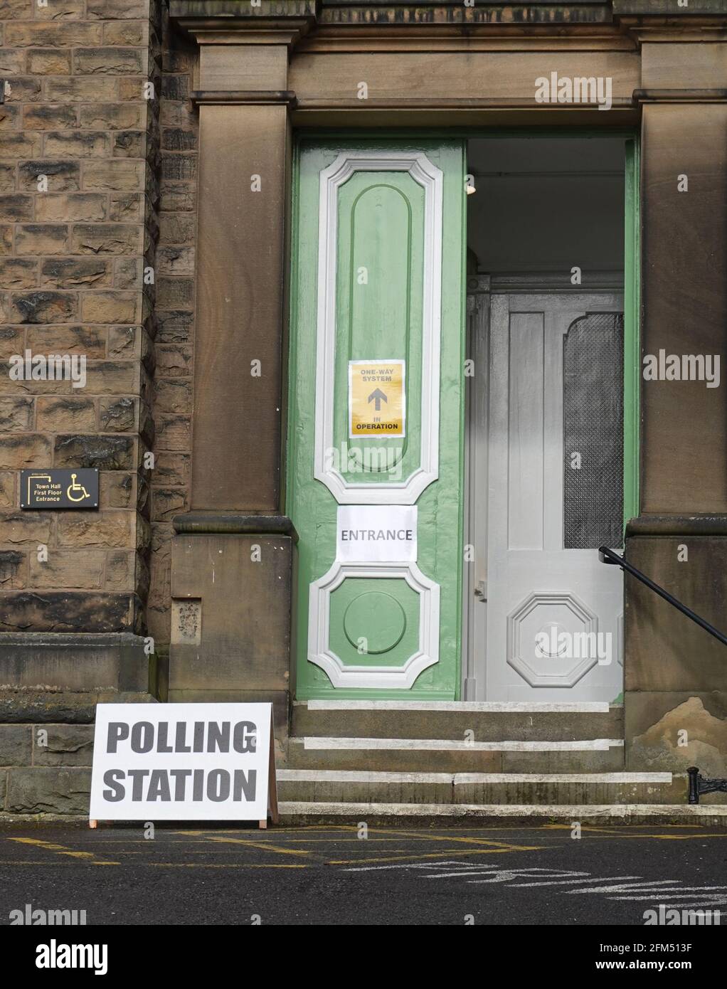 Voting town hall hi-res stock photography and images - Alamy