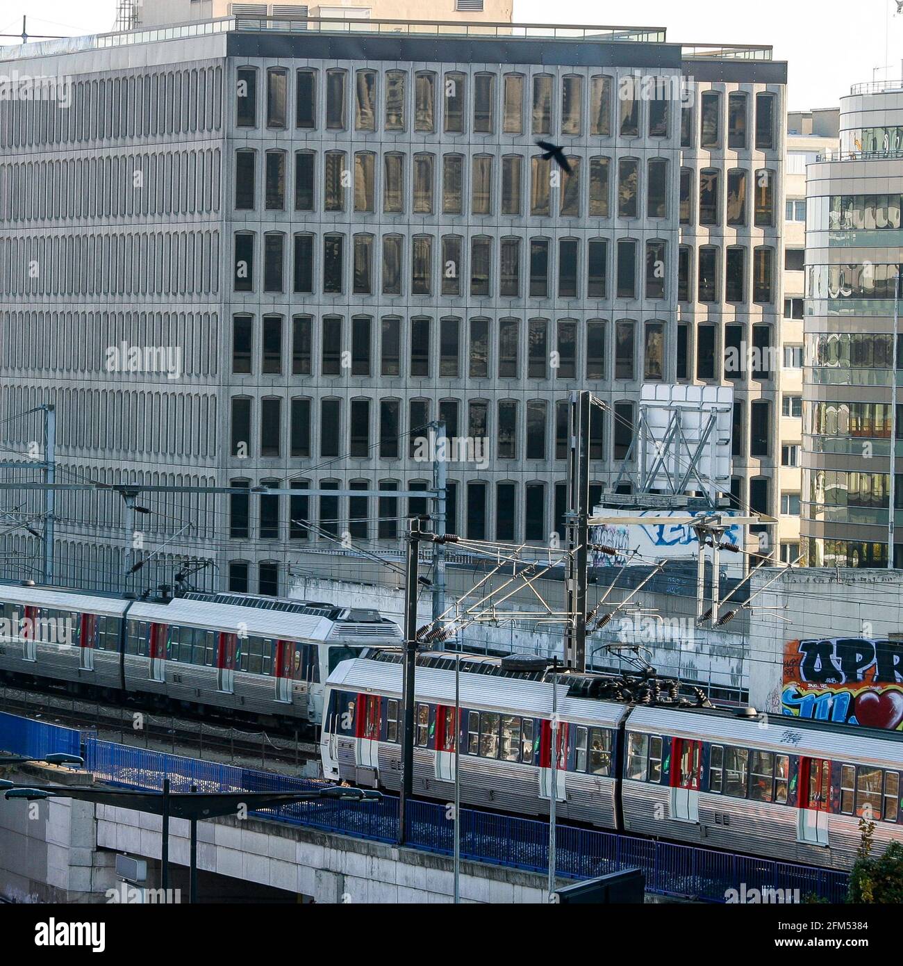 La defense rer train hi-res stock photography and images - Alamy