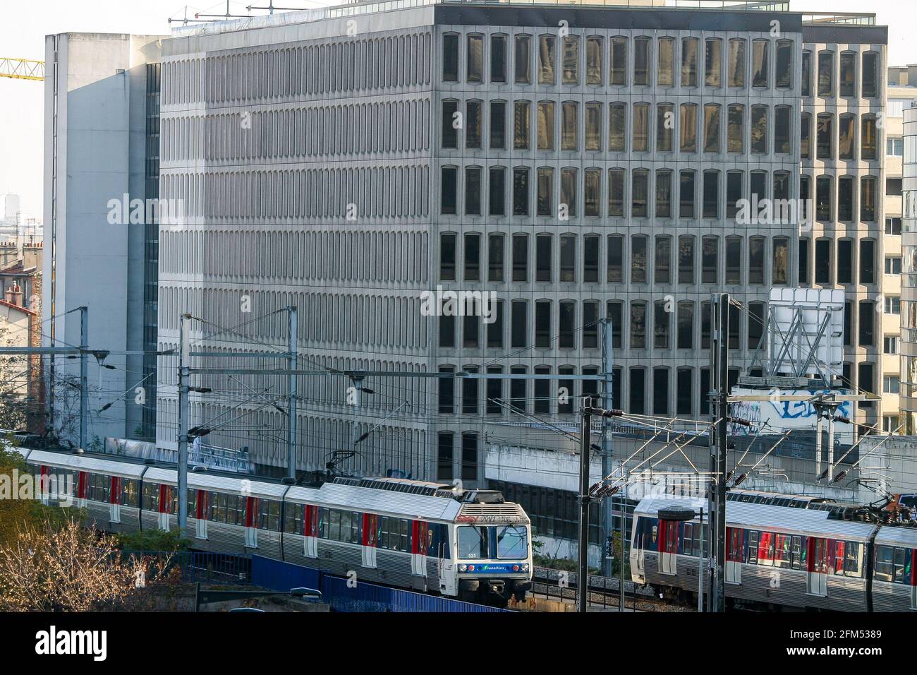 La defense rer train hi-res stock photography and images - Alamy