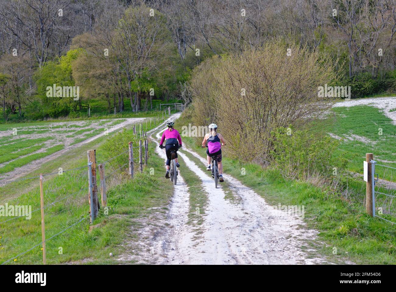 Hills slope hi-res stock photography and images - Alamy