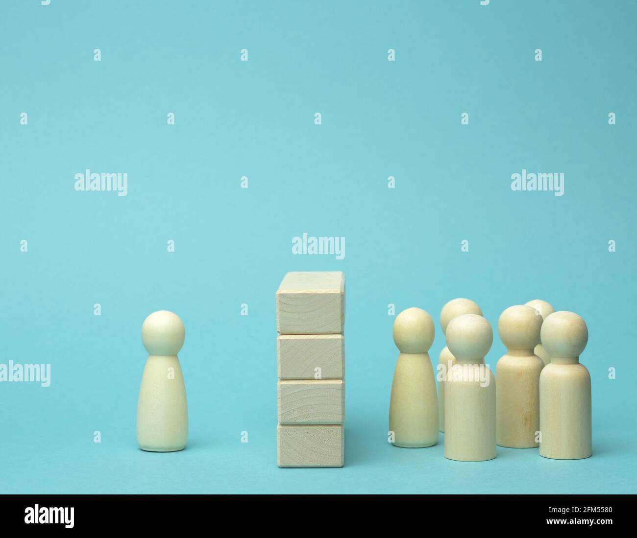 Crowd figures stands in hi-res stock photography and images - Alamy