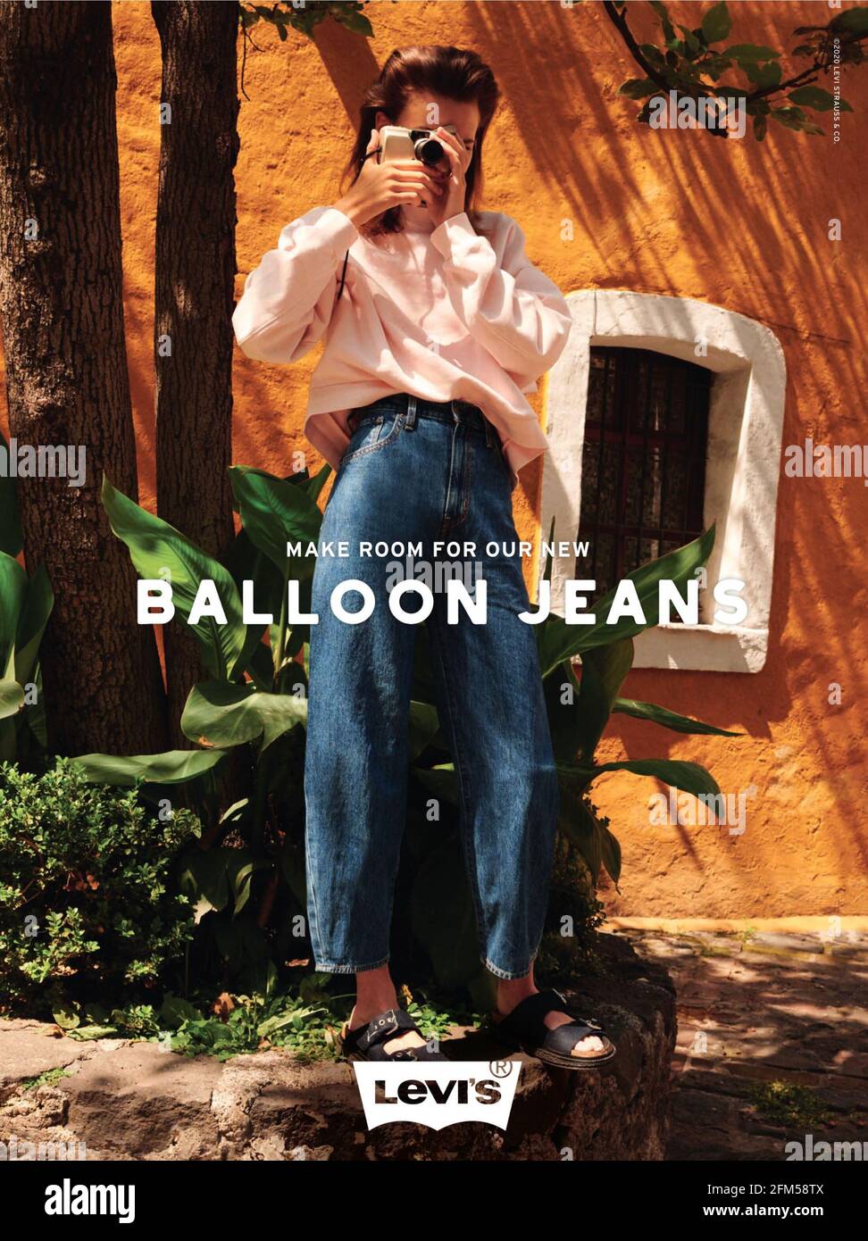 Advert levi's magazine hi-res stock photography and images - Alamy