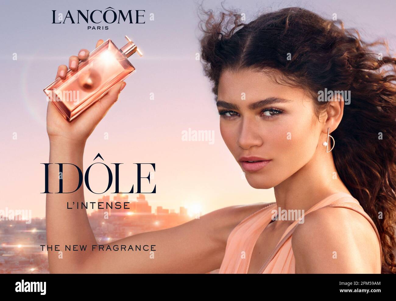 Lancome advert hi-res stock photography and images - Alamy